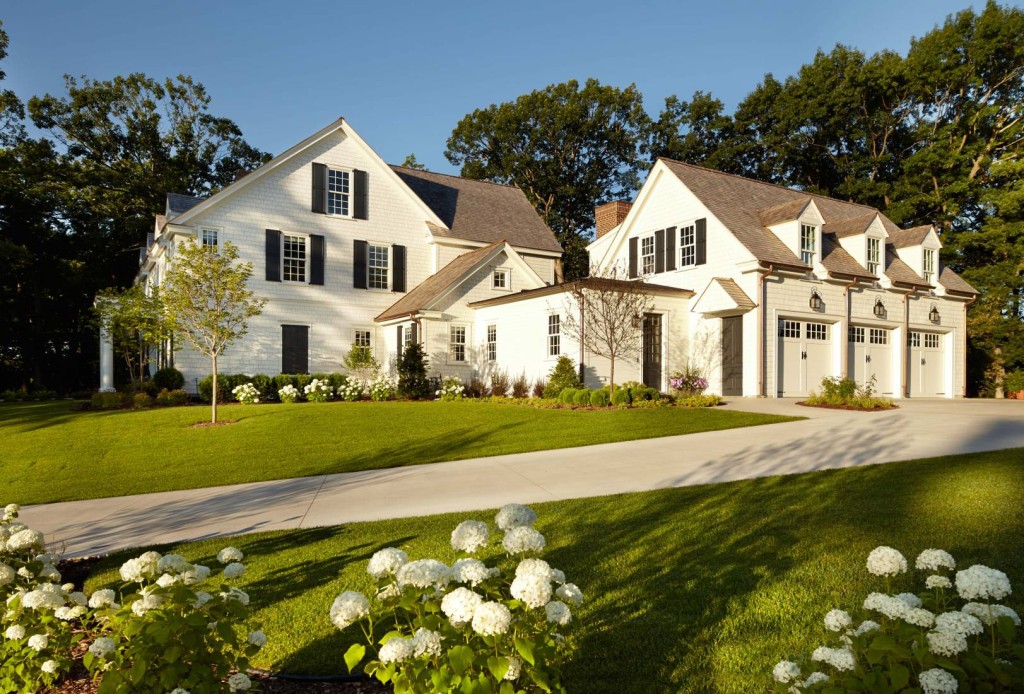 White Colonial Farmhouse Tour from Murphy & Co. - KristyWicks.com