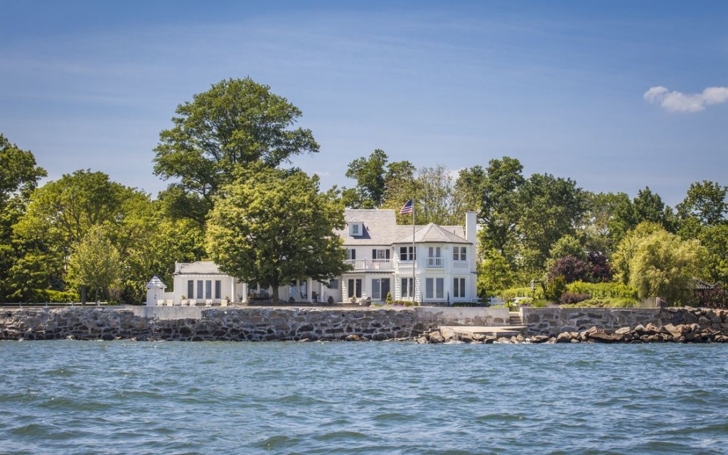 Sunday Home Exteriors - KristyWicks.com