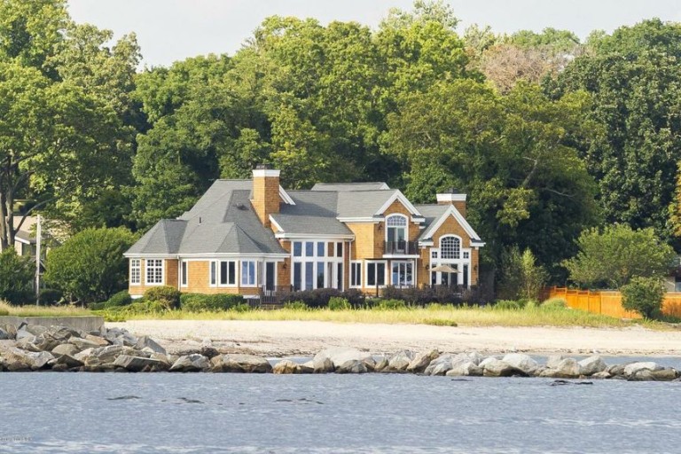 Sunday Home Exteriors - KristyWicks.com