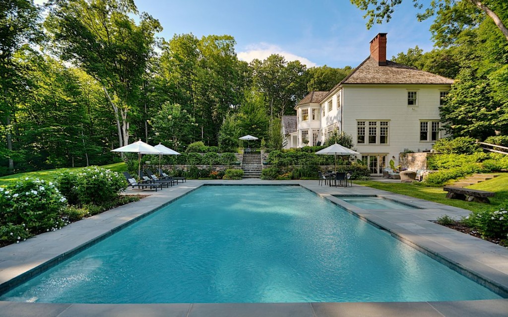 Sunday Home Exteriors - KristyWicks.com