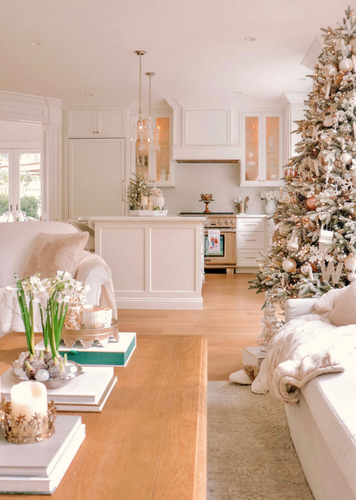 Cozy Holiday Home Decor - Loveliest Looks of Christmas| Kristywicks.com