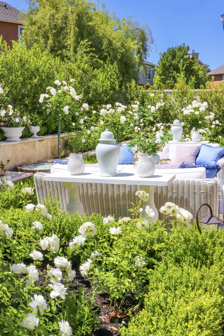 Blue & White Summer Backyard Decor Ideas - KristyWicks.com