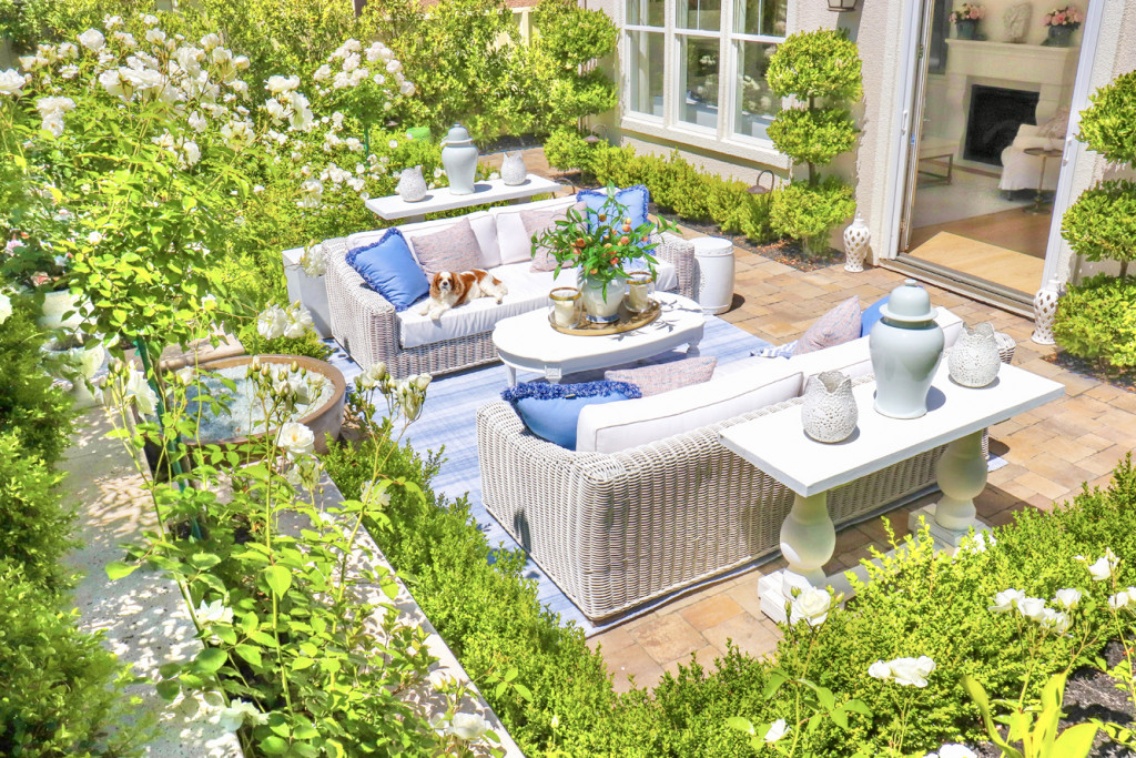 Blue & White Summer Backyard Decor Ideas - KristyWicks.com